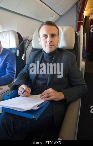EMMANUEL MACRON IN A PLANE TO NEW YORK Stock Photo - Alamy