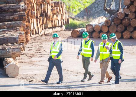 King Charles III with company chairman Tom Bruce-Jones (left) and joint ...
