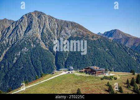 Die Bergstation der Seilbahn Jochtal oberhalb von Vals Südtirol Italien ...