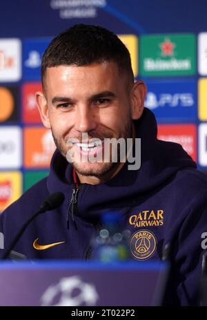 Paris Saint-Germain's Lucas Hernandez kisses the lifts the 2025 UEFA ...
