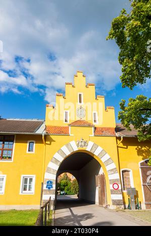Traunreut: Stein Castle in district Stein an der Traun in Oberbayern ...