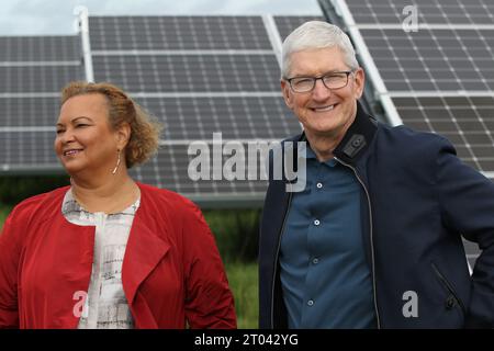 Hanstholm, Denmark. 27th Sep, 2023. Apple CEO Tim Cook (r) walks ...