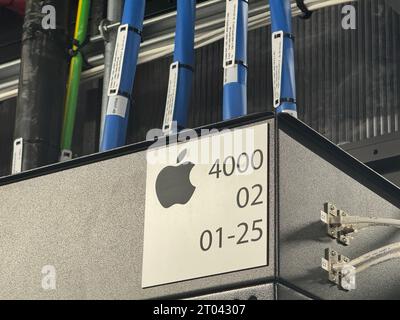 Tjele, Denmark. 27th Sep, 2023. Server cabinets at Apple's European ...