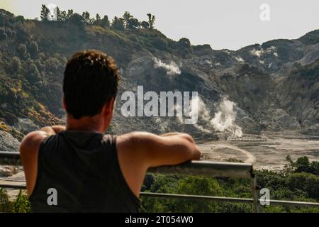 Der Vesuv. Observatorium. The vesuvius. Observatory Stock Photo - Alamy