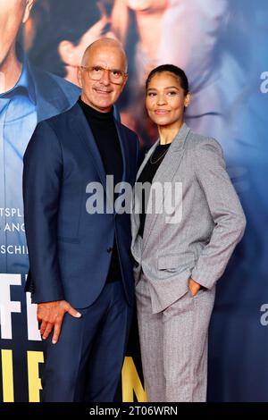Schauspieler Christoph Maria Herbst, Cynthia Micas , l-r, kommt zur ...