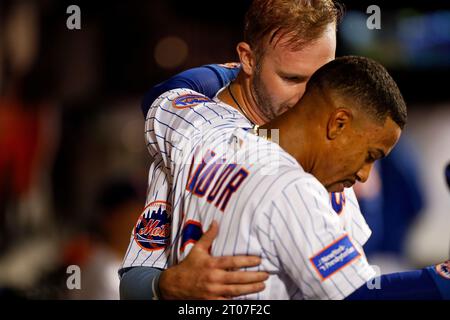 New York Mets' Pete Alonso (20) celebrates with Francisco Lindor, left ...