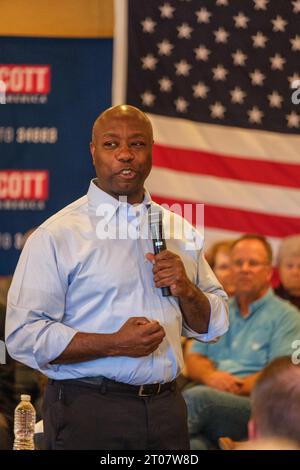 Van Meter, Iowa, USA. 4th Oct, 2023. South Carolina Senator TIM SCOTT ...