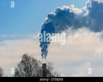 Heavy industrial pollution. Smoking factory chimney, Smoke pollution of ...