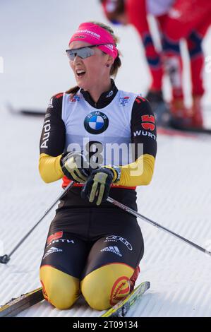 Denise Herrmann erschöpft im Ziel Frauen Team Sprint FIS Nordische Ski ...