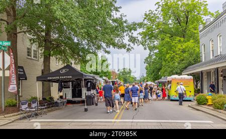 crowds at the franklin rodeo parade Stock Photo - Alamy