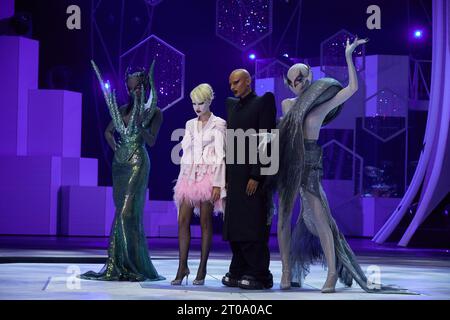 Hannah Rose Dalton und Steven Raj Bhaskaran alias Fecal Matter bei der ...