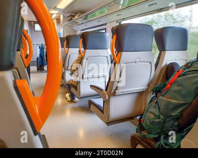 Rhein-Ruhr-Express RRX von National Express im Hauptbahnhof , Nordrhein ...