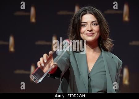 Preistraegerin Altine EMINI, Schauspielerin, Comedy-Serie King of ...