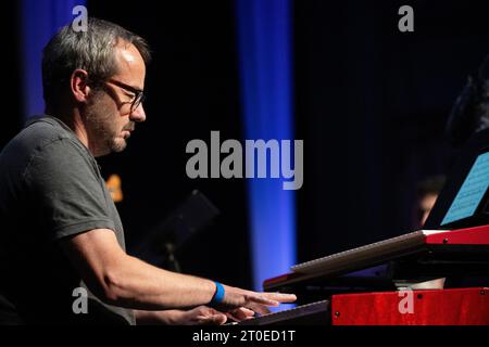 Jim Watson plays keyboards with Brandon Allen Groove Band, Scarborough ...