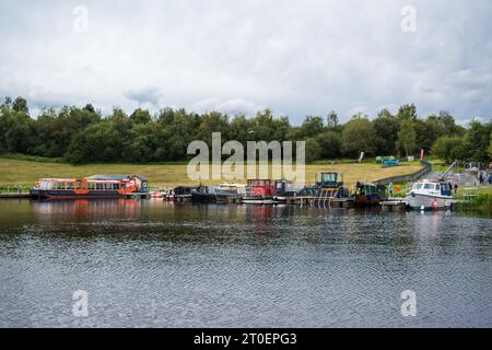 The Falkirk Wheel in Scotland, the world's only rotating canal boat ...