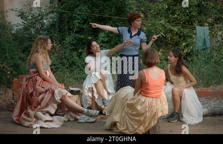 THE GIRLS ARE ALRIGHT (2023) -Original title: LAS CHICAS ESTAN BIEN ...
