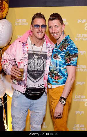 Reality-TV-Darsteller Calvin Kleinen mit seiner Mutter Dagmar Kleinen ...