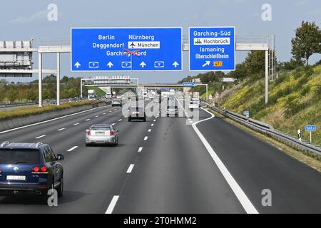 Autobahn A9 in Fahrtrichtung Garching-Nord, Flughafen München ...