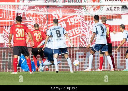 from left: Robert Glatzel, Jean-Luc Dompe (HSV Hamburg) Hamburg ...