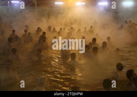 Sarein, Ardabil, Iran. 5th Oct, 2023. Iranian men at the Royal Park ...