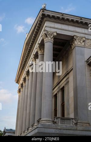 Neoclassic architecture in the Ringstrasse, the Vienna Ring Road ...