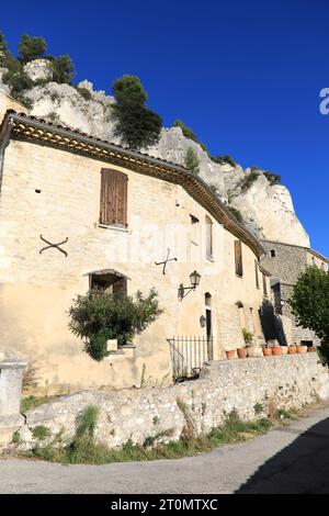 France, Vaucluse, the medieval village of Seguret, labelled Les Plus ...