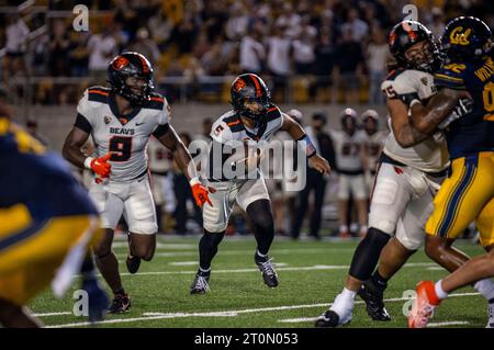 October 07 2023 Berkeley, CA U.S.A Oregon State quarterback DJ ...