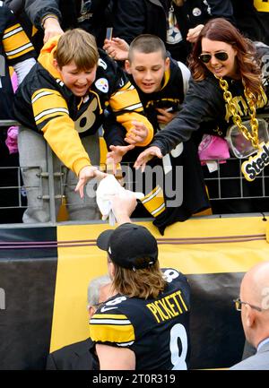 Pittsburgh, United States. 08th Oct, 2023. Baltimore Ravens linebacker ...