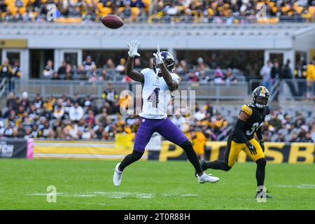 Baltimore Ravens wide receiver Zay Flowers (4) runs with the ball after ...