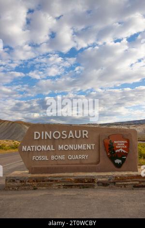 Dinosaur National Monument entrance sign to the Fossil Bone Quarry ...