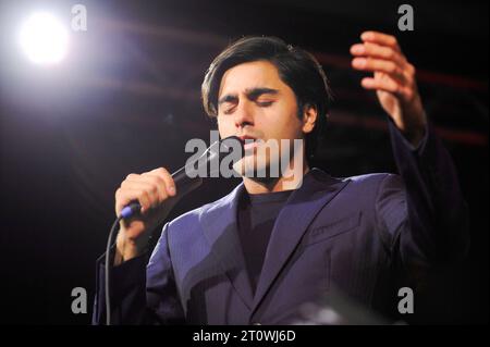 Der deutsch-persische Jazz-Sänger Atrin Madani in Oberhausen. German ...