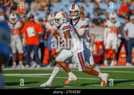 Syracuse running back LeQuint Allen Jr. (1) runs the football during ...
