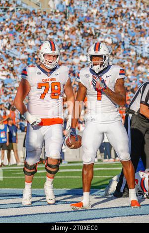 Syracuse running back LeQuint Allen Jr. (1) runs the football during ...