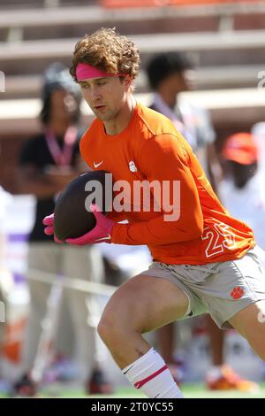 October 7, 2023: Clemson Tigers wide receiver Clay Swinney (88) and ...