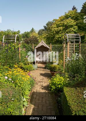 English Garden, The Cottage, Gardens of the World, Marzahn, Berlin ...