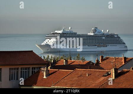 Marseille, France. 09th Oct, 2023. The Italian guided-missile frigate ...