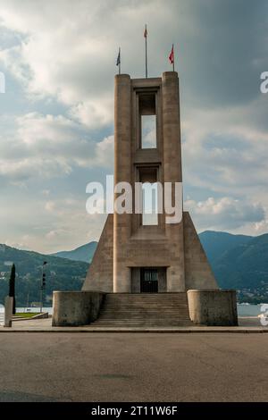 Monumento ai Caduti in Como, World War 1 memorial Stock Photo - Alamy