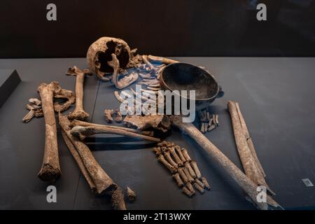 individual burial in a side-flexed position, Los Cascajos necropolis ...