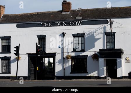 The Dun Cow pub, Dunchurch, Warwickshire, England, UK Stock Photo - Alamy