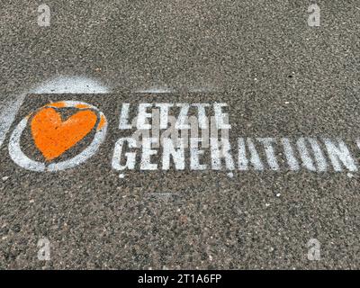 Symbolbild Schriftzug Letzte Generation Symbolfoto und Themenbild ...