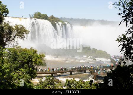Wooden plank path into the Devil's Mouth or Garganta do Diabo, Iguazu ...