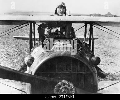 Captain Eddie Rickenbacker with his Spad aircraft Stock Photo - Alamy