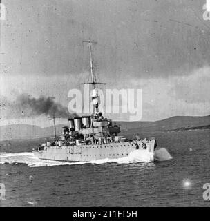 HMS Chester, British light cruiser, WW1 Stock Photo - Alamy