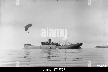 The balloon ship, H.M.S. 'Canning' with the balloon (for observation ...