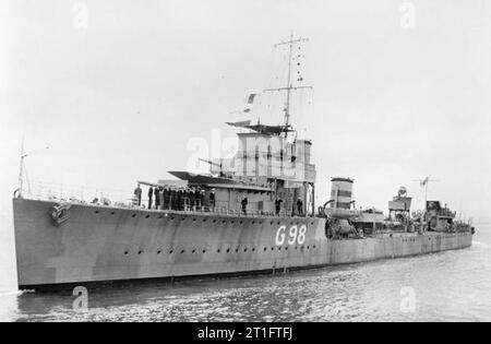 HMS VENOMOUS, BRITISH V AN W CLASS DESTROYER. AUGUST 1944, AT SEA. THE ...