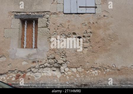 The most interesting deteriorated walls I've come across. Large ...