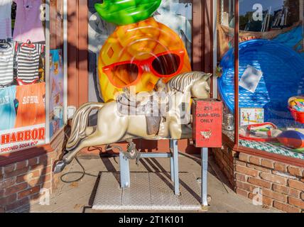 coin operated amusement ride Stock Photo - Alamy