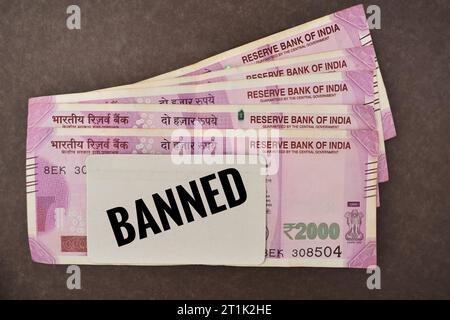A closeup Picture of Banned Indian two thousand rupees bank currency ...