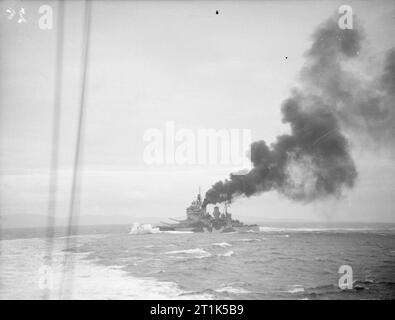 HMS HOWE. AUGUST 1942. - HMS HOWE steaming at full speed during trials ...