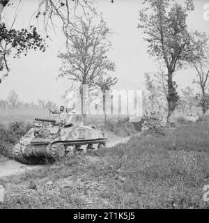 ITALY : THE ASSAULT ON THE GUSTAV LINE - Men, vehicles and armour pass ...